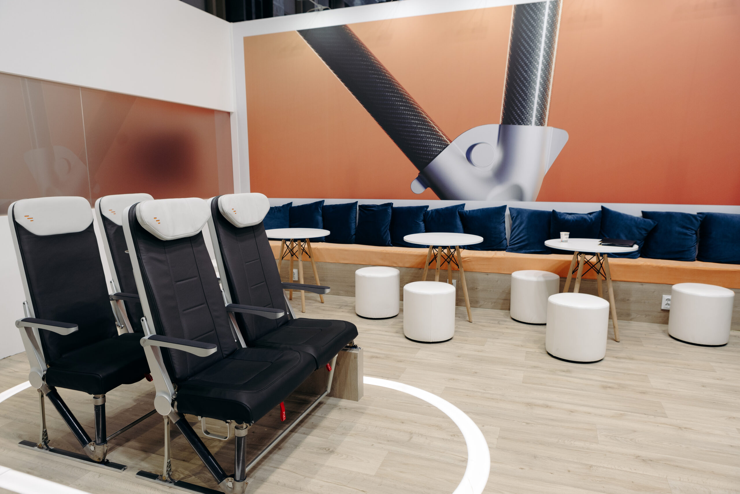 エコノミー座席を軽くする、航空機が軽くなる チタンと炭素繊維複合材で30%軽量化を実現 Expliseat（TECHBLITZ）｜dメニューニュース（NTTドコモ）