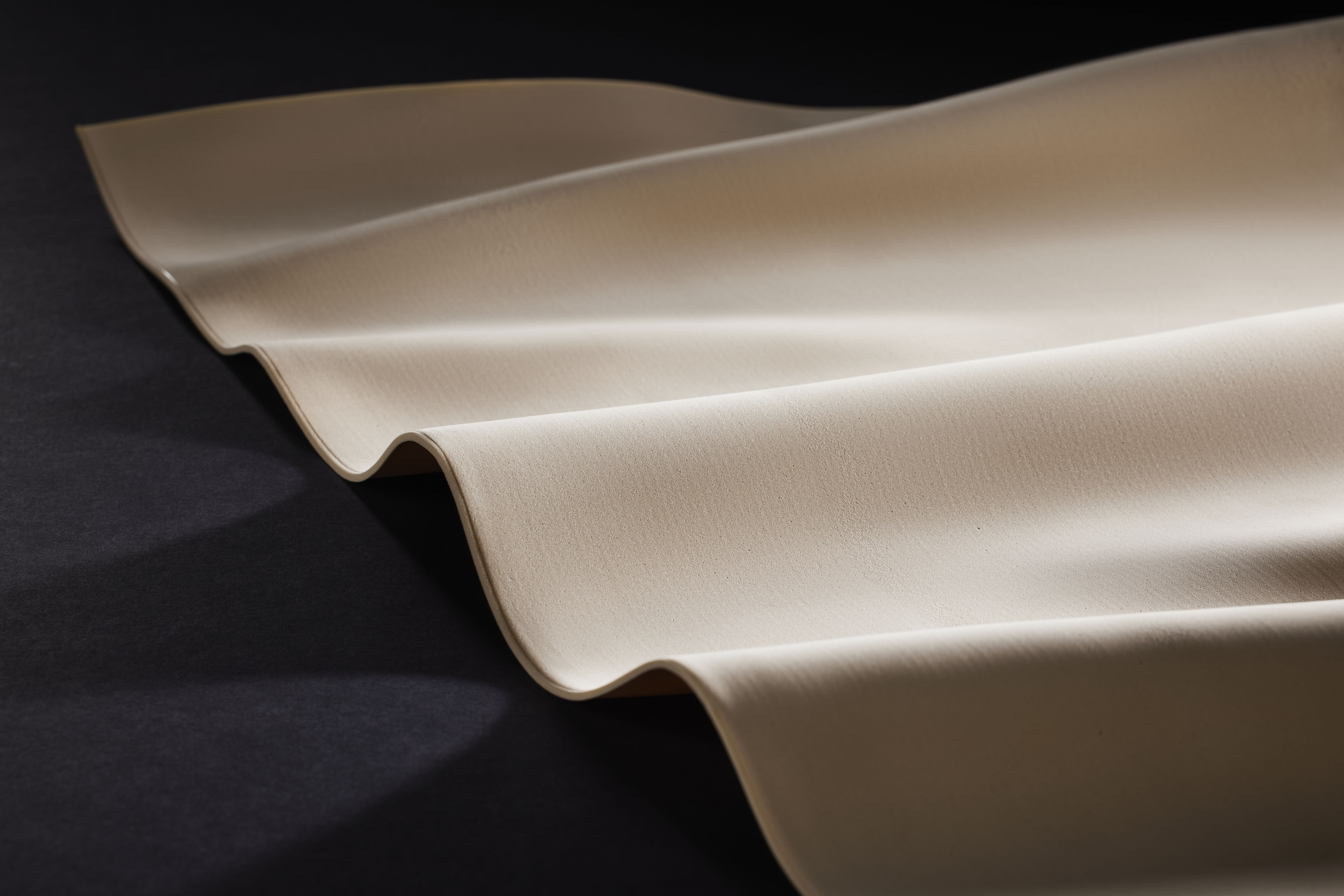 宇宙服素材エアロゲルを独自加工 弱点克服した「薄くて暖かい」断熱材 Solarcore（TECHBLITZ）｜dメニューニュース（NTTドコモ）